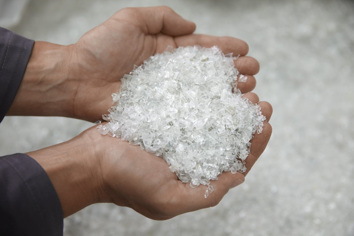 How rPET Chips Are Transforming the Manufacturing of Plastic Products ...